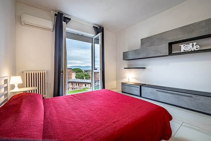 Modern, Bright & Comfortable, 3 Min To Tram Stop - Scandicci