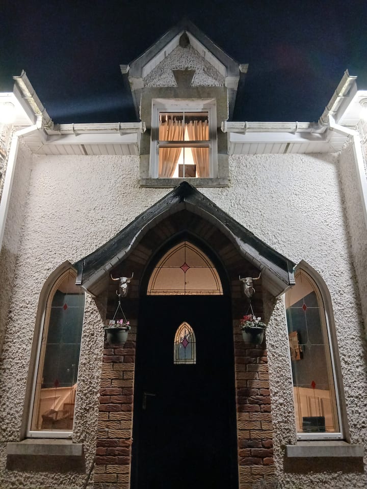 Sleeps 8 | Trim Castle & Knightsbrook Hotel. House - Trim