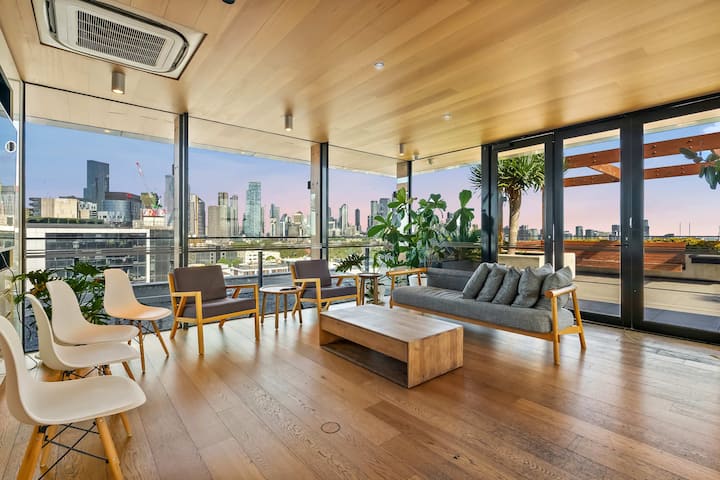 Walk To Melb Uni, Hospital, Cbd | Free Parking - Australia