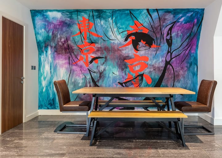 Tokyo Party Pad (Sleeps 16) - Guernsey