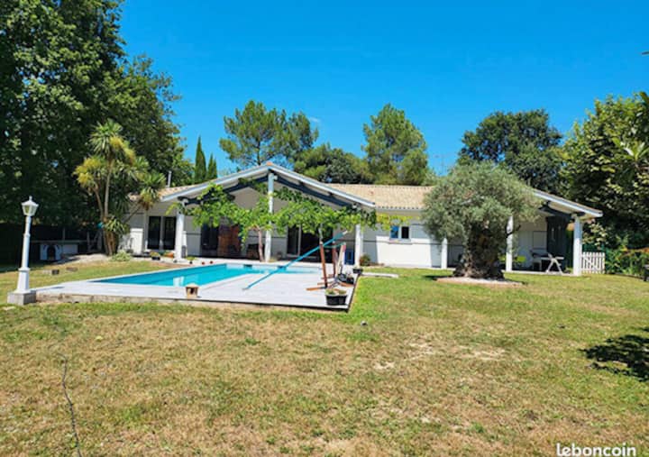 Grande Maison Familiale Avec Piscine - Landas