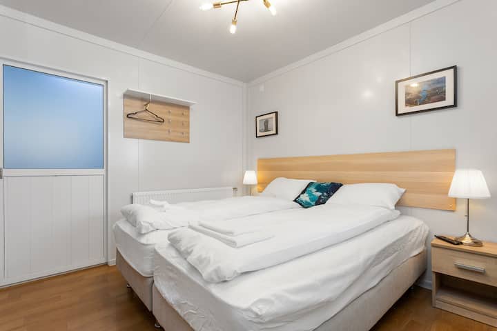 Hotel Boli Double Bed With Sofa Bed - 그린란드