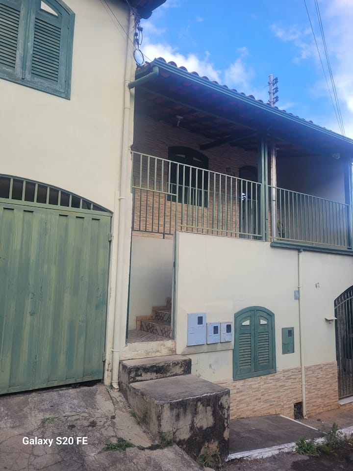 Kitnet Localizado No Largo Don João. - Diamantina