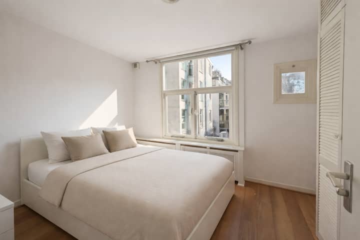 De Pijp Apartment | King Bed | Bright & Quiet - Amsterdam