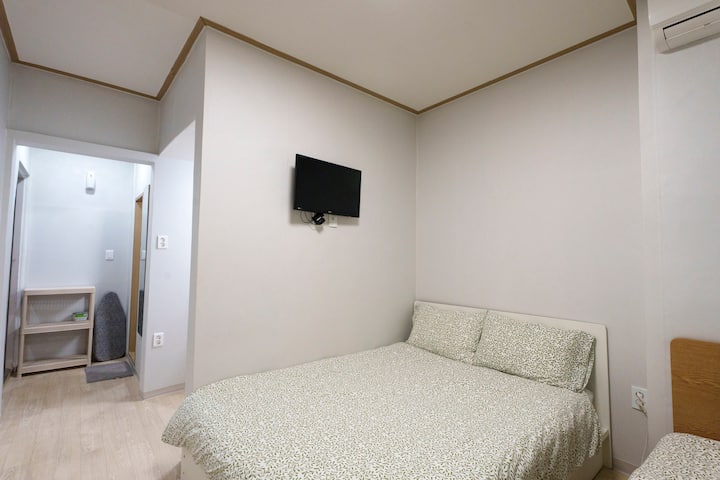 Myeongdong 5min Family Studio (3pax) - Seoul