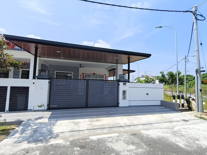 Tangkak Homestay Gunung Emas - Tangkak
