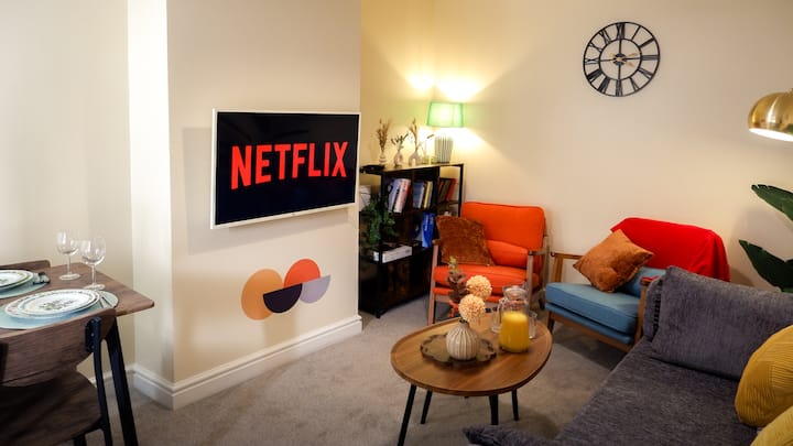 Near Uni & Hospital | Long Stays | 15 Mins To City - Manchester