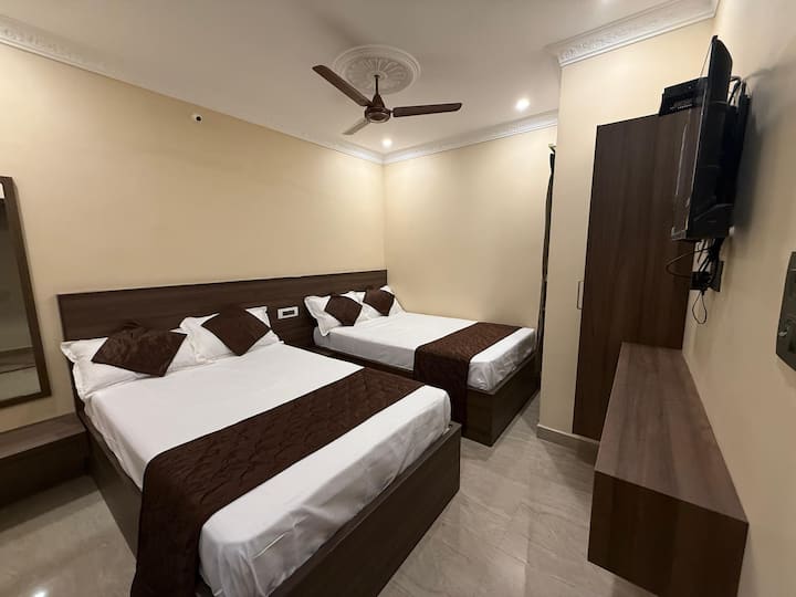 Room Stay Close To Kamakshi Amman With Your Family - Kanchipuram