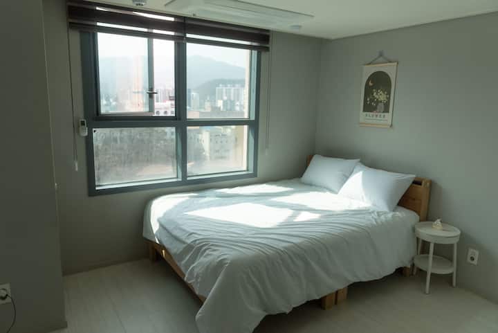 [13시 체크아웃]동해 디딤 1117호#묵호#시티뷰#한섬해수욕장인근#신규오픈 - 울진군