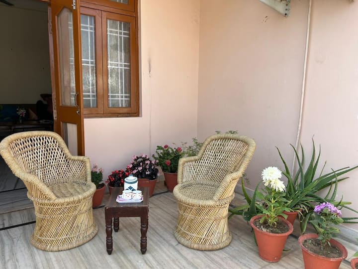 Hari Vandan Home Stay: Peaceful Stay - Jabalpur