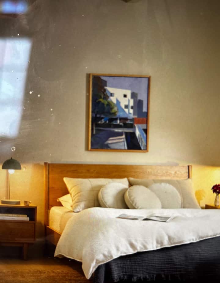 Private Guest House In Little, Italy - Toronto