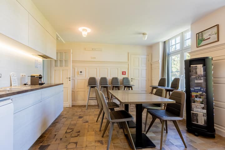 Vijverhuis - "Flemish Room" - Ypres