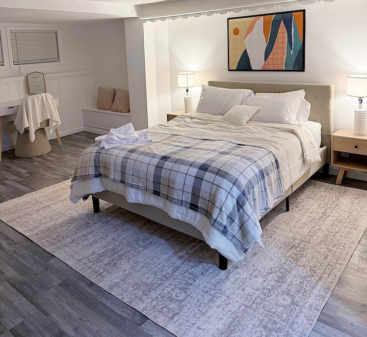 Private Studio W/ Parking Near Fells Point - Baltimore, MD