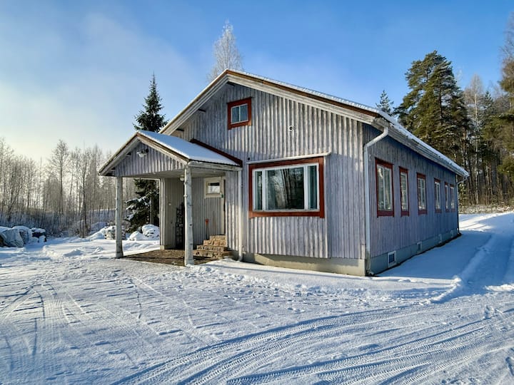 Asunto Paritalossa, Pihassa Pysäköintitilaa - Hämeenlinna