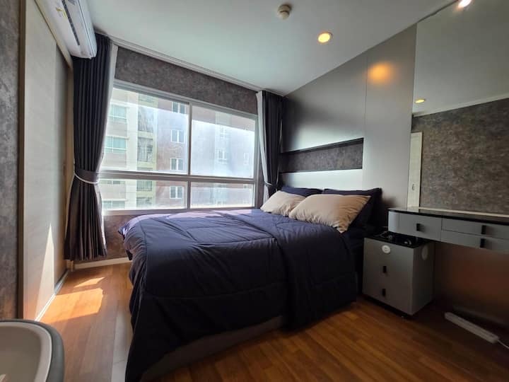 Modern Grey | Pool View | Fast Wifi | Central Udon - Mueang Udon Thani District