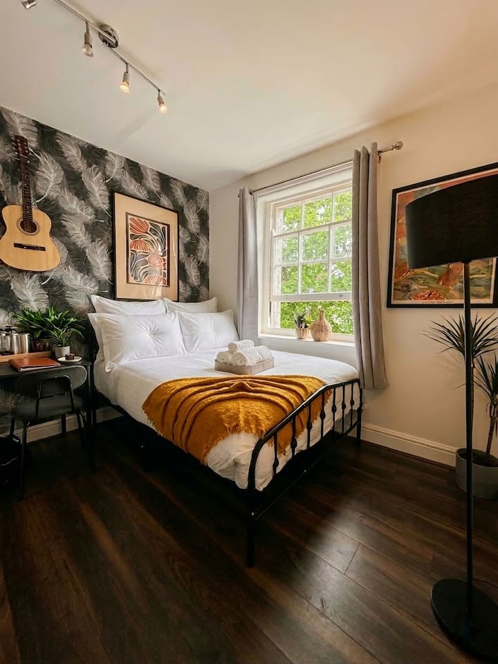 Studio In City, With 20 Min Train To Airport - Londres