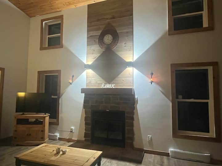 Victoria Beach Retreat Rustic W/ Modern Amenities - Manitoba