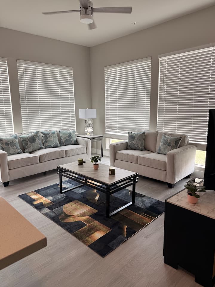 Kimberly’s Spacious Unique Space - Austin, TX