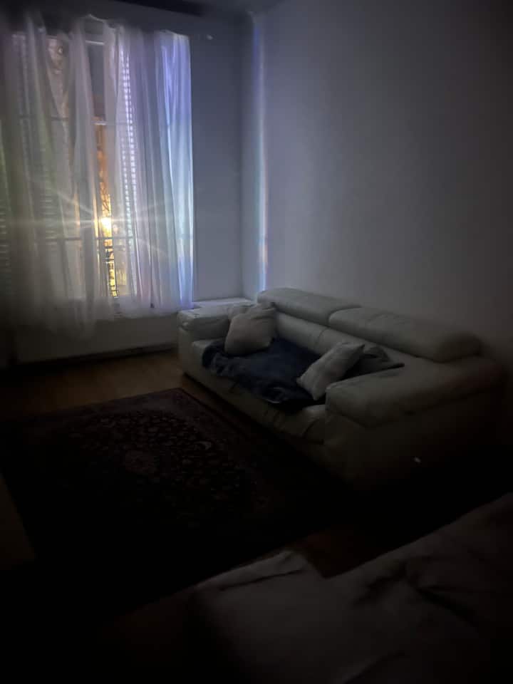 Location Meublée T2 - Suresnes