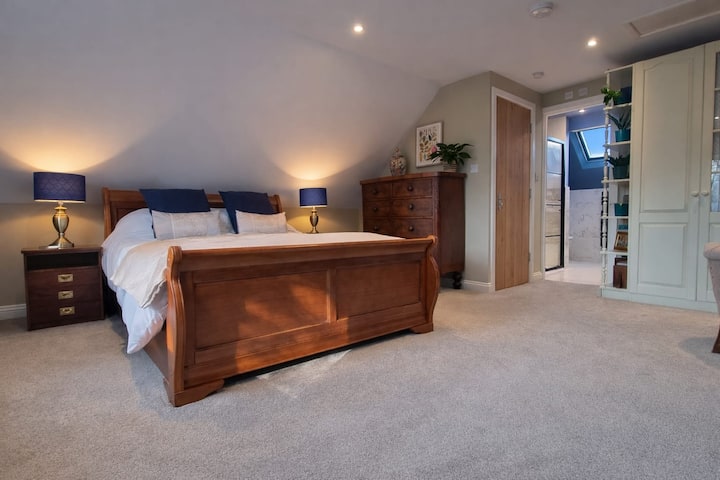New Forest Guest Suite With Private Garden - Highcliffe