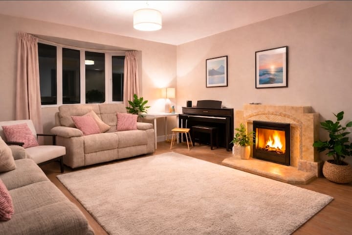 Spacious 4 Bed Home Sleeps 10 Near Nuig, City - Galway