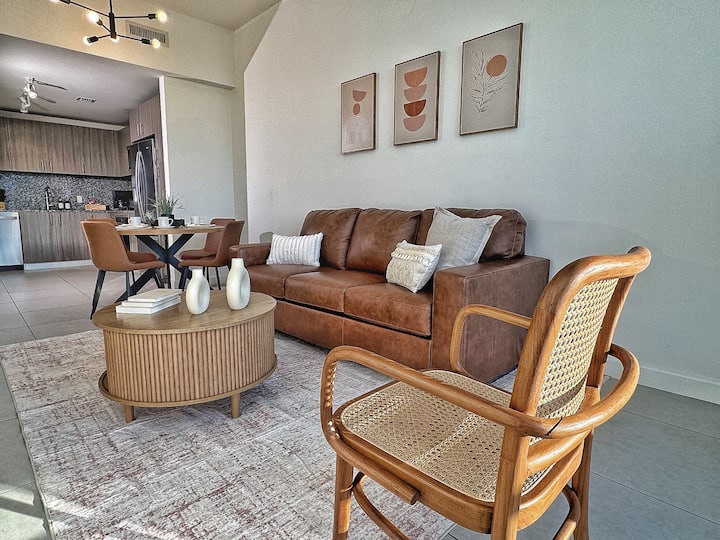 Luxury 19th-floor Condo With Amazing City Views - Doral, FL