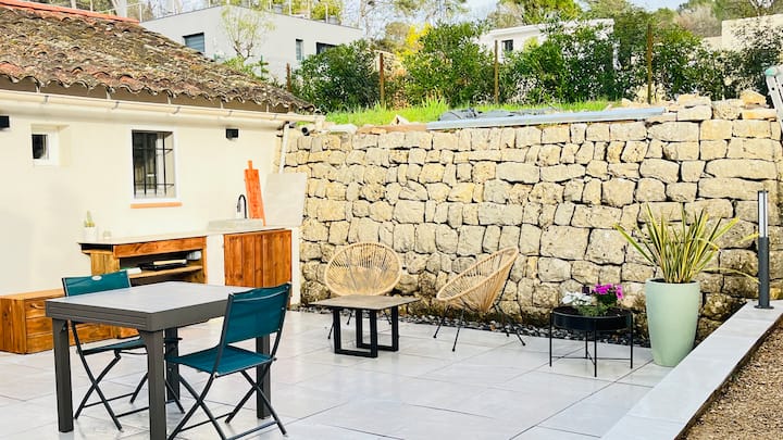 Maisonnette Individuelle - IBIS Cannes Mouans Sartoux parking gratuit