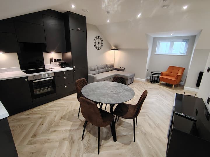 Modern 1 Bed Apartment: Ideal For 3 Month - 1 Year - Belfast