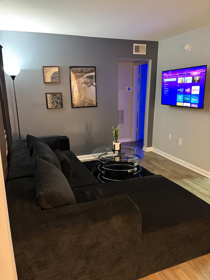 Cozy 1br W/ Projector Tv - Free Parking - Atl - Atlanta, GA