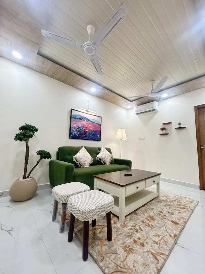 Bohemian Nest | Cozy 2br In Delhi - Delhi, India