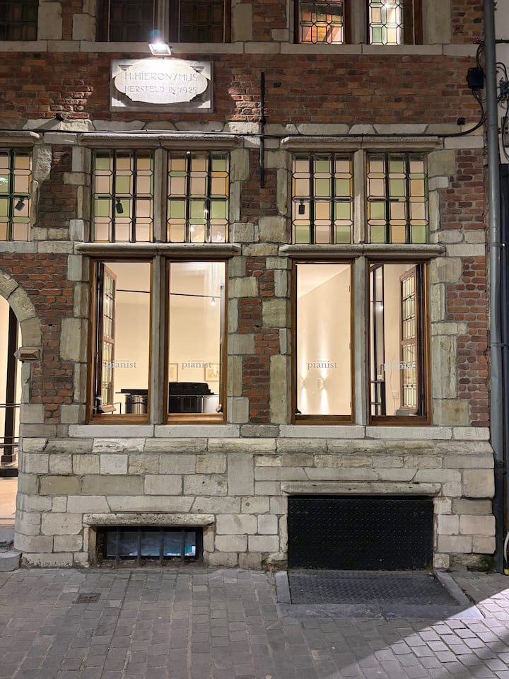 The Diephuis – 15th Century Antwerp Gem - Antwerp