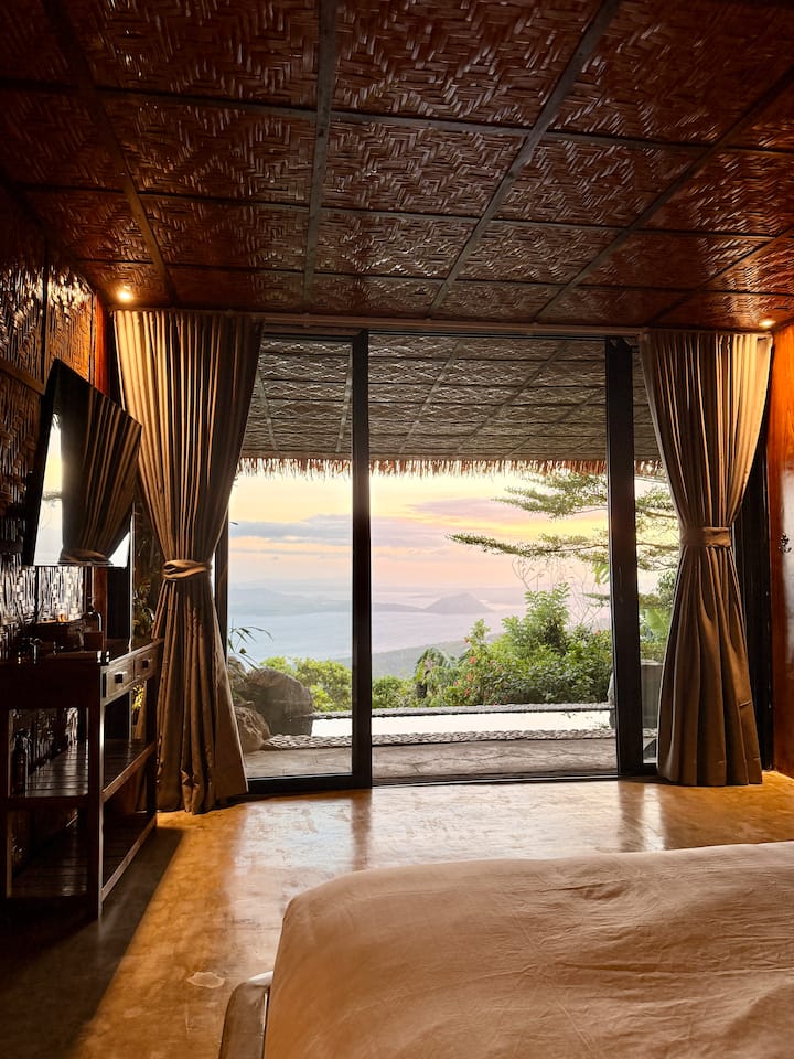 Bay Bula Villa | Tagaytay Overlooking Pool Villa - Philippines