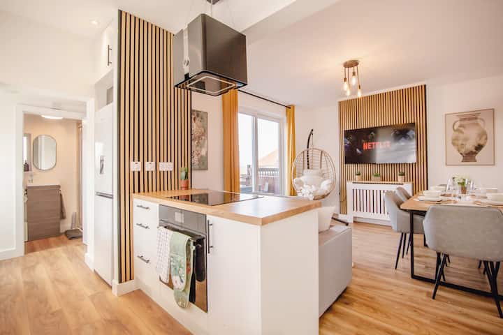 Golden Luxury Retreat | 2 Bath | Parking | 16ppl - Vereinigtes Königreich