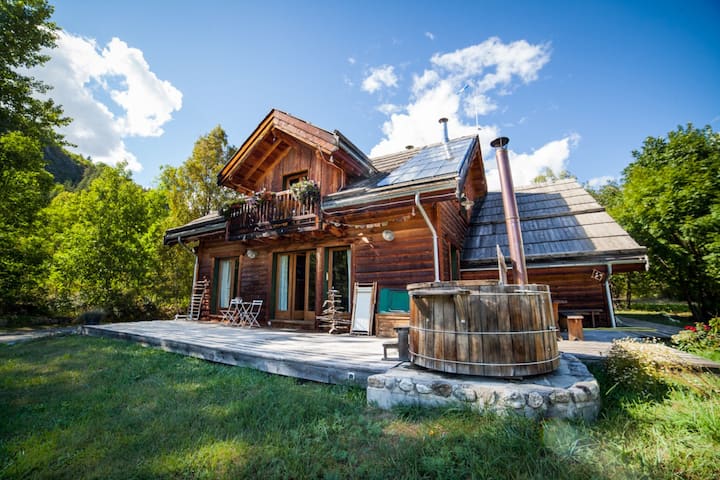 Chalet De L'onde, Gite Nature, 2 à 12 Personnes - Puy-Saint-Vincent