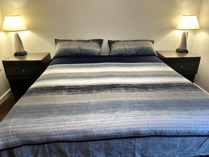 1/2 Mile To Perry Lake
1bdrm - 2 Beds - Perry Lake, KS