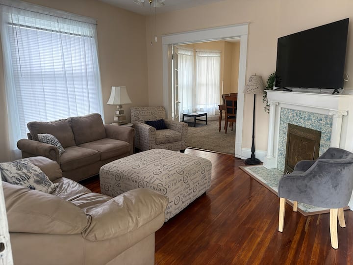 Little Red House On Lawrence - Springfield, IL