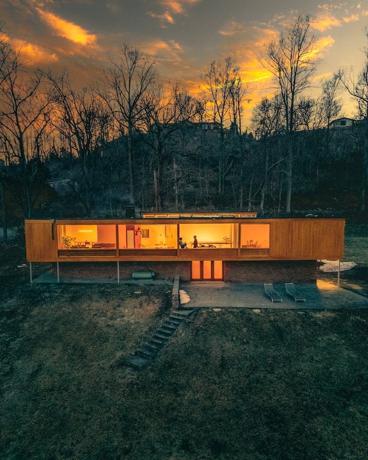 Philip Johnsons Wolfhouse - 1940s Landmark - Newburgh, NY