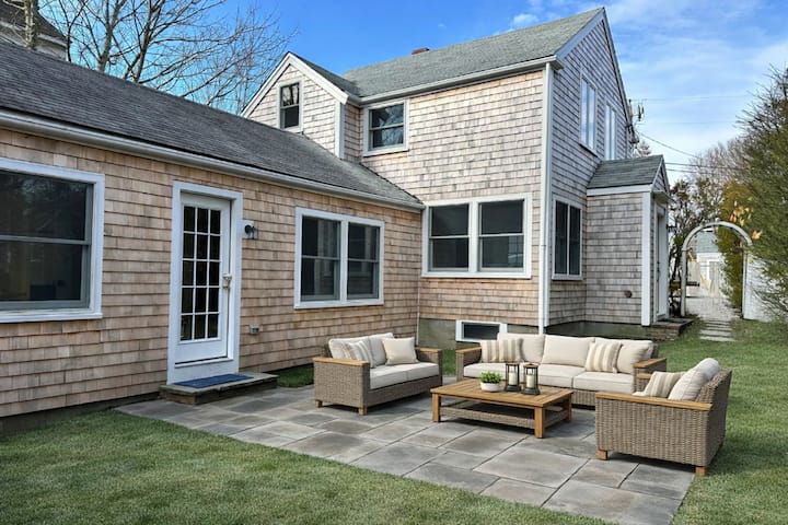 Charming House Walkable To Town - Nantucket, MA