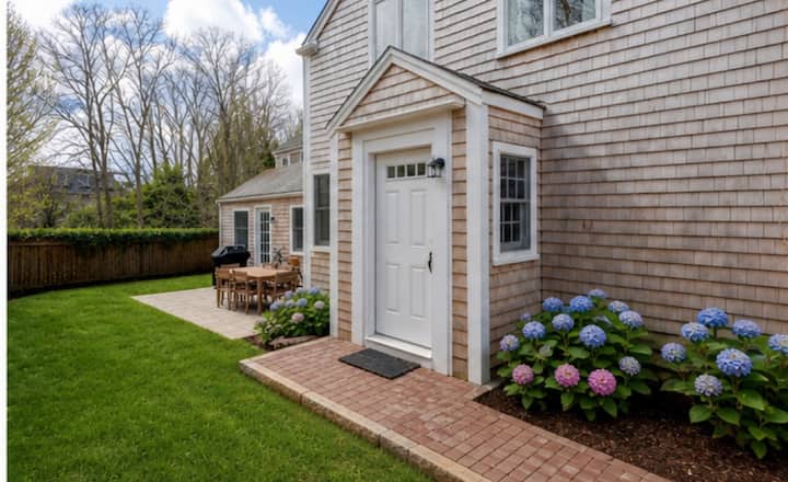 Charming House Walkable To Town - Nantucket, MA