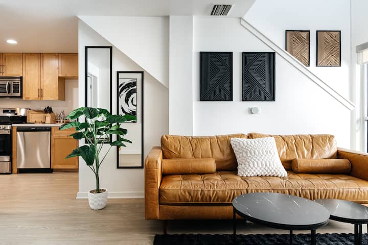 Santa Monica Coastal Loft Near Beach & Pier - Santa Monica, CA