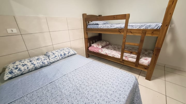Casa Inteira: Suíte+quarto+ar-condicionado+garagem - Maringá