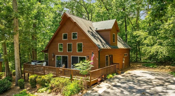 Peaceful Quiet Lake Home, Great For Clemson Events - Walhalla, SC