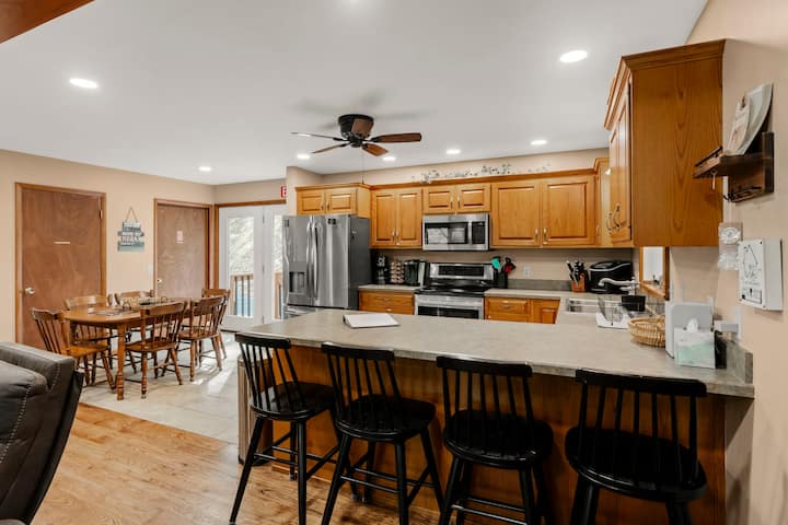 Breezy Valley: Near Raystown Lake & Adventures - Lake Raystown Resort, Entriken
