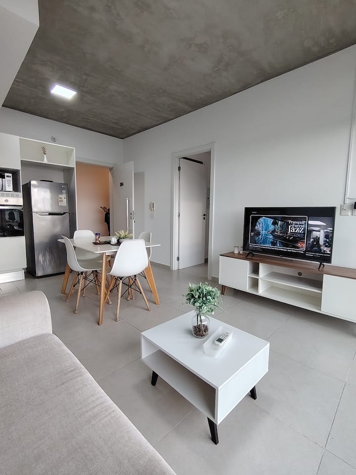 Departamento Centrico, Funcional Y Acogedor - Paraguay