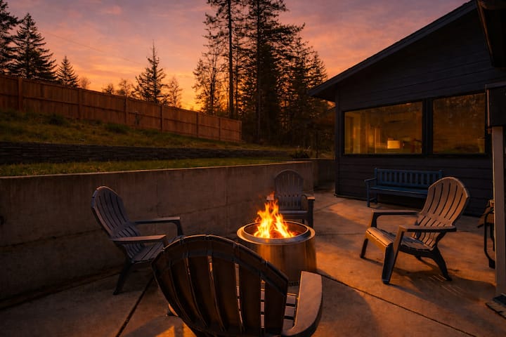 Private Hilltop Retreat • King Bed • Patio Views - Albany, OR