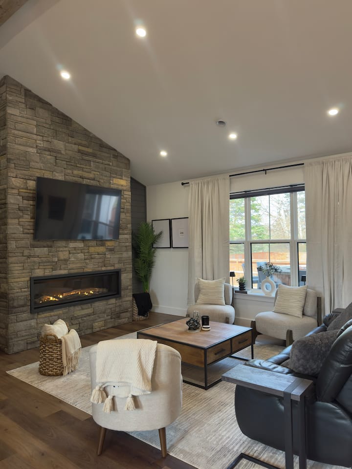 Pei | Hottub | Firetable | Petfriendly - Charlottetown