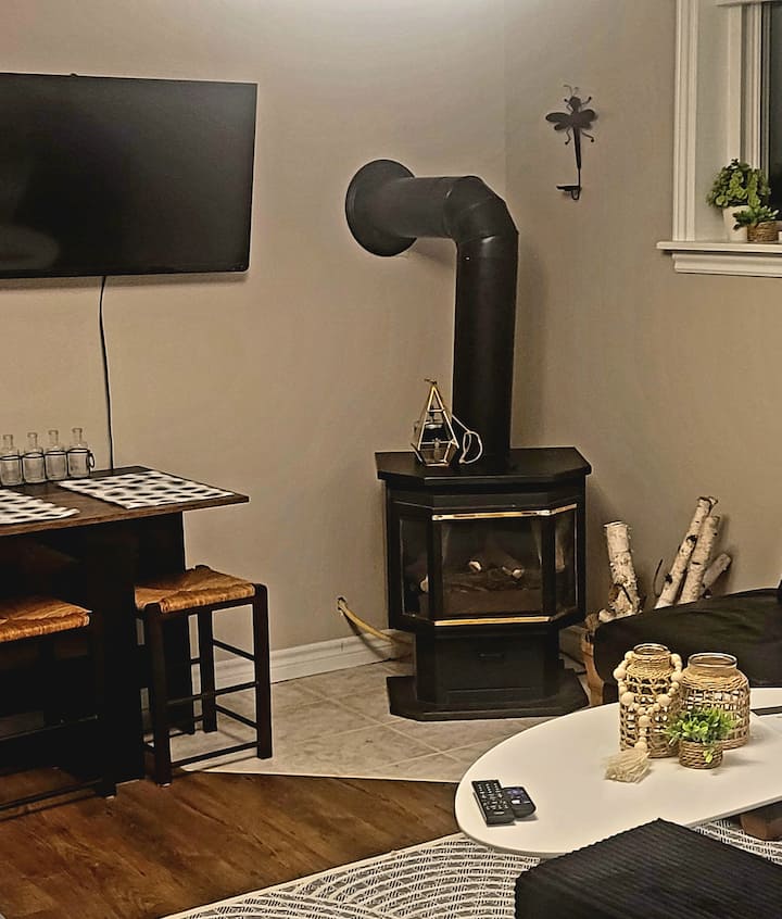 Maria's Lakeview Nook -  Clean, Cozy Convenience! - Barrie