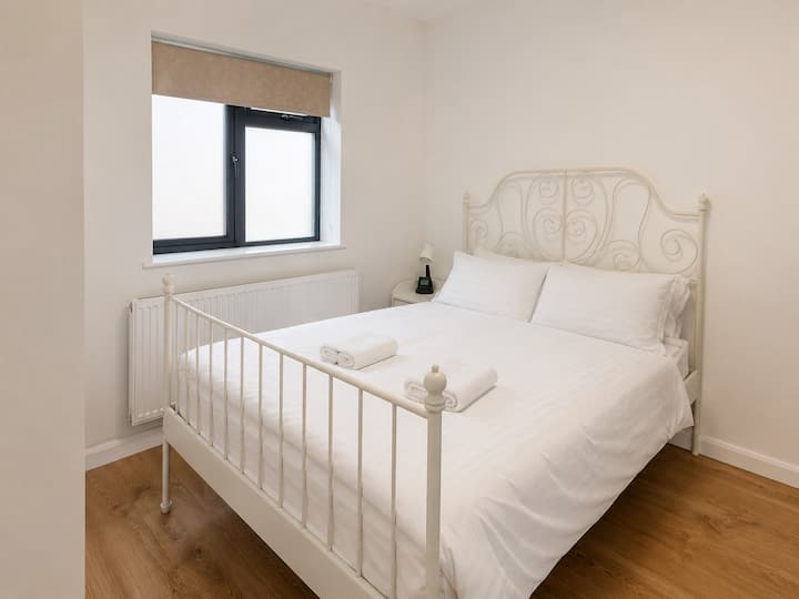 Modern 1-bedroom Apartment Near Heathrow Airport - 하예스