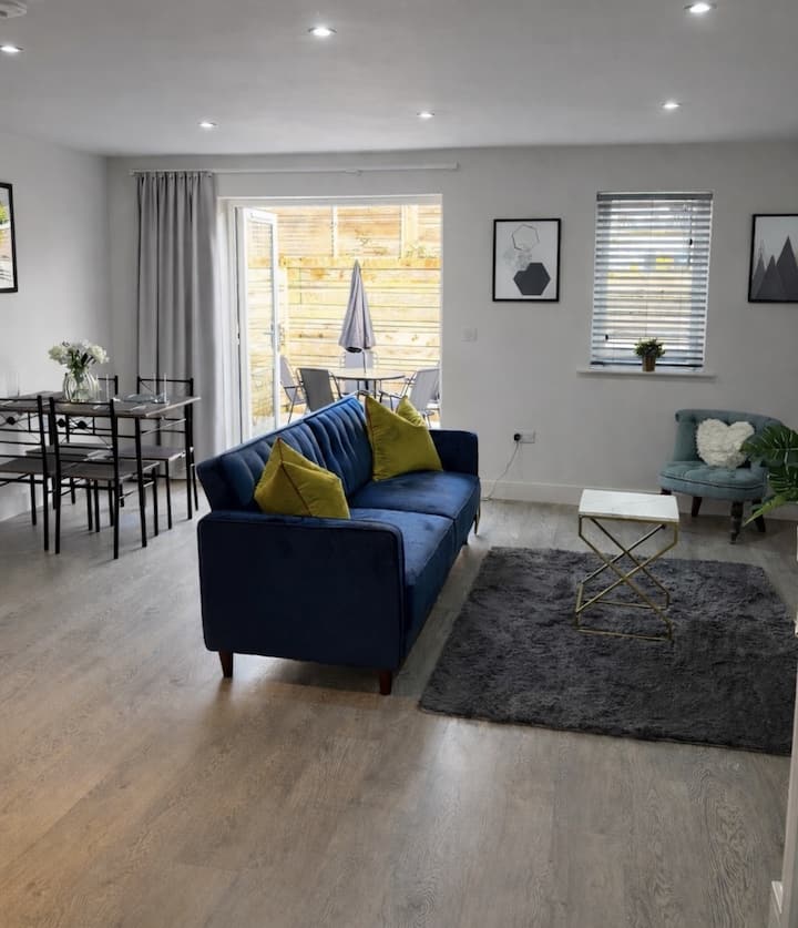 Grove Mews, Cheltenham, Centre - Garden & Parking - Cheltenham