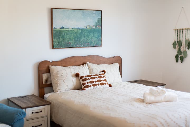 Near Disneyland | Bright 3br La Home | 75” Tv - Azusa, CA